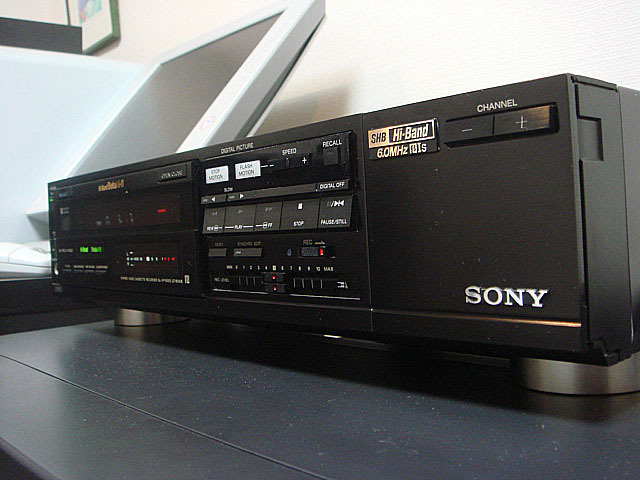 SL-HF1000D (Sony) 1986年: 古いハードに囲まれて（つぶやき版）